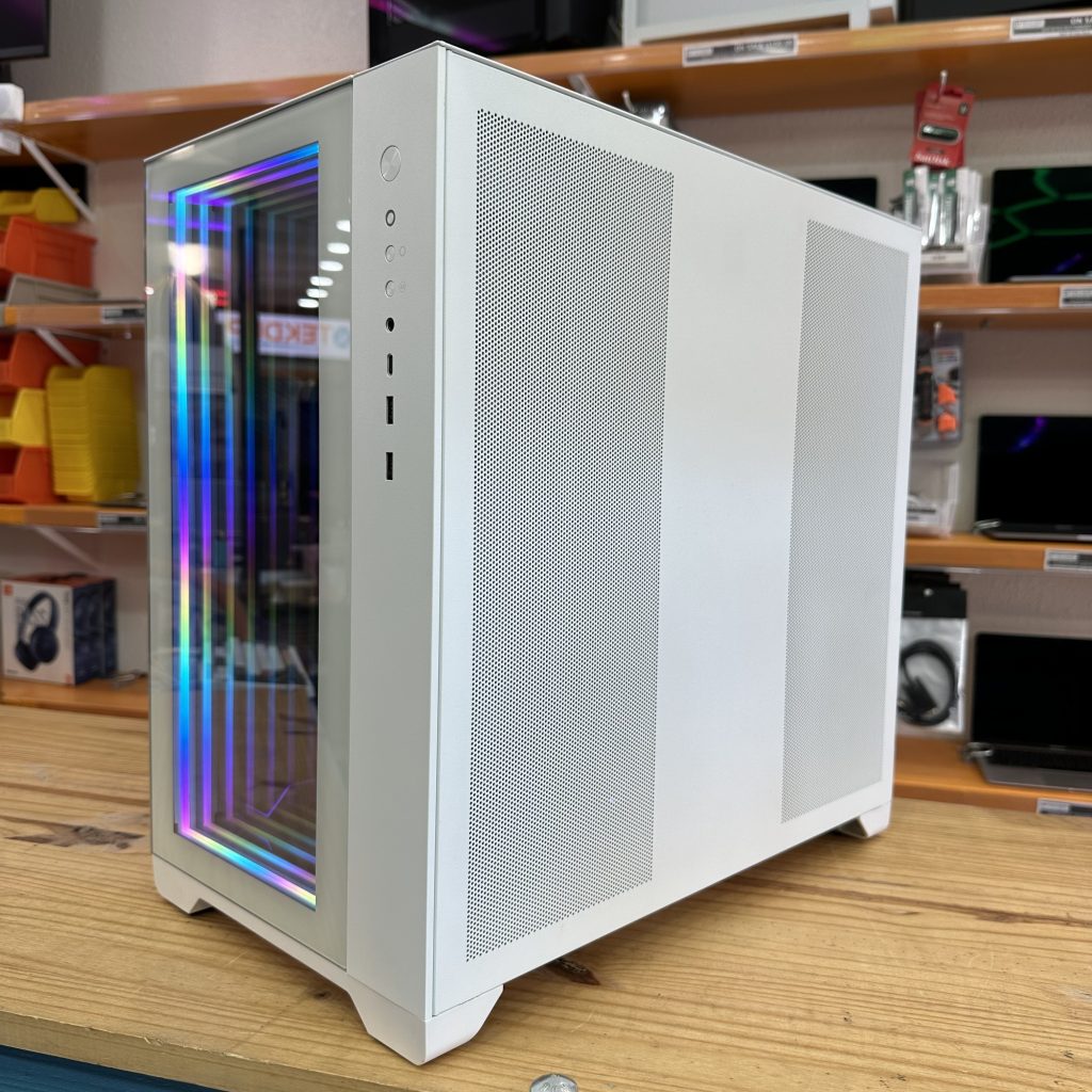 King of RGB Custom Gaming PC RTX 4070 and Ryzen 7 - 7800X3D - TEKDEP