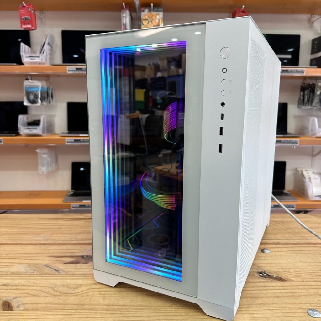 King of RGB Custom Gaming PC RTX 4070 and Ryzen 7 - 7800X3D - TEKDEP