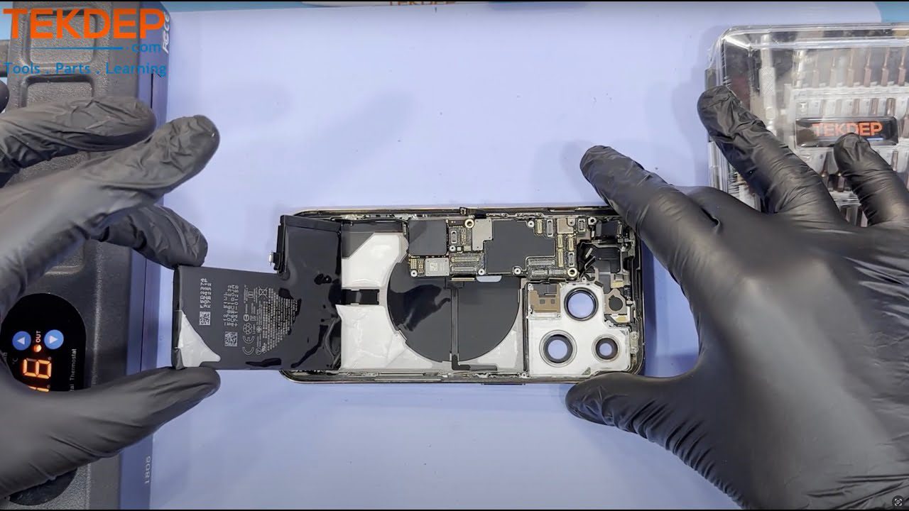 A Look Inside: iPhone 14 Pro Teardown & Disassembly Guide
