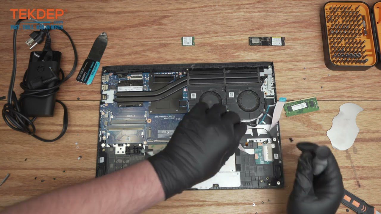 HP Victus 15.6" 15-FA0031DX Teardown Guide – Step-by-Step Disassembly ...